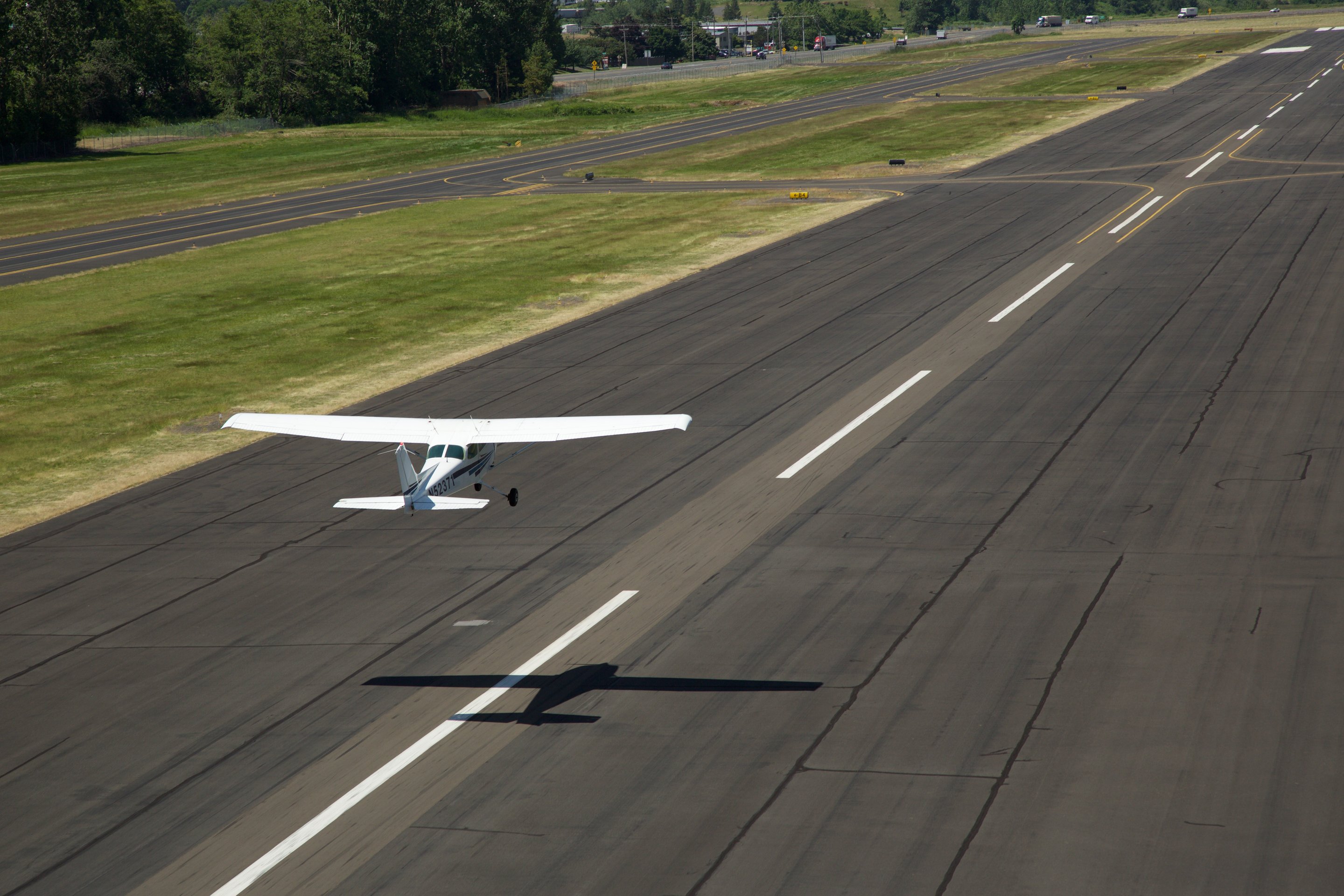 Why Do Airlines Have 2 Pilots? Exploring the Importance of Dual-Pilot ...